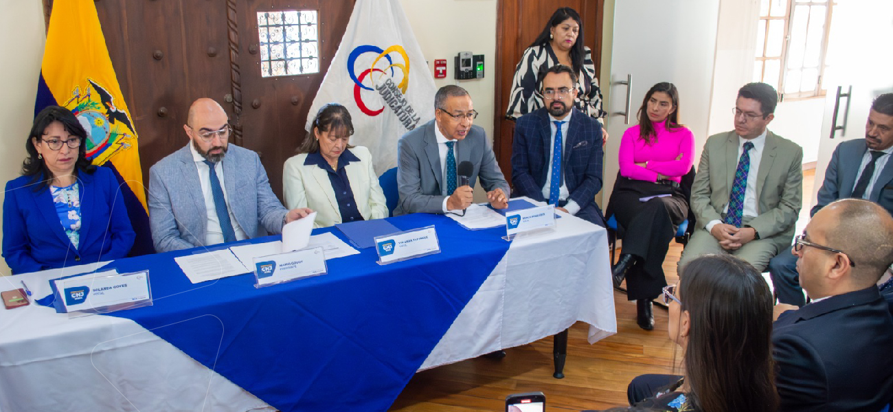 El Banco de Preguntas de la Prueba Teórica del Concurso para la selección de jueces y conjueces ...